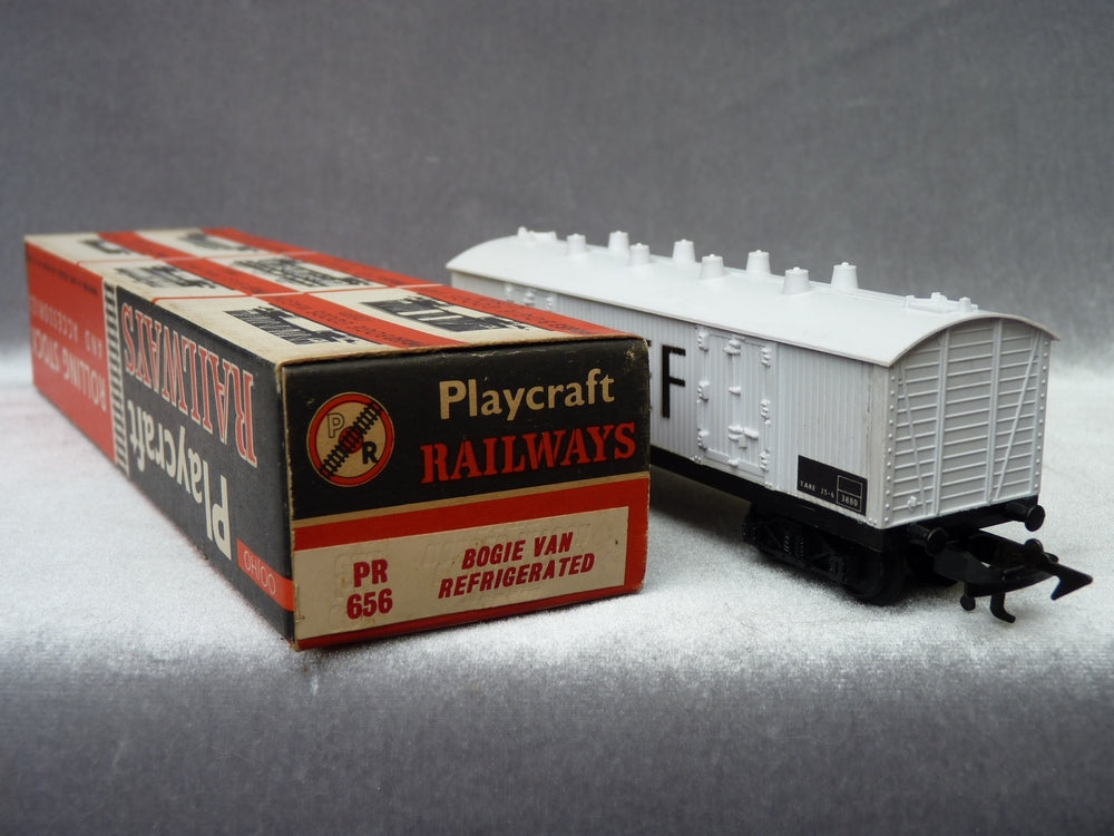 PLAYCRAFT - RAILWAYS PR 656 "Bogie goods van (refrigerated)"STEF (HO V ...